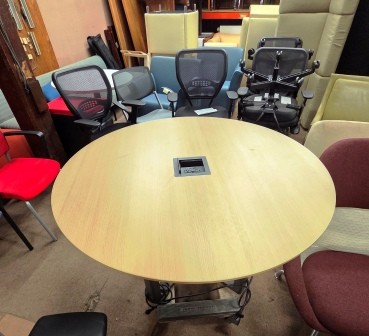 Atlantic Liquidators - Steelcase "Vecta" - 48" Round Conference Table